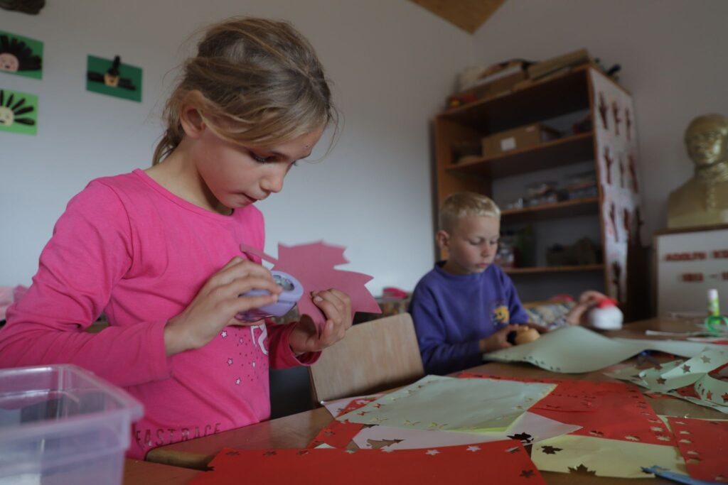 Teaching Hungarian, songs, tales and some basic social rules in ...