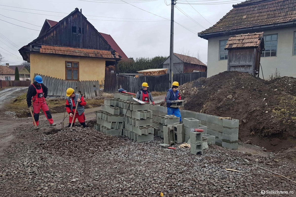 Szekler construction company introduces four-day workweek